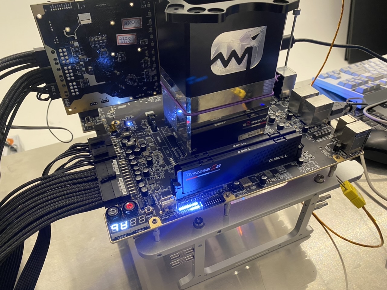 EVGA Z690 DARK 킹핀 > CPU/메인보드/램 | 퀘이사존 QUASARZONE